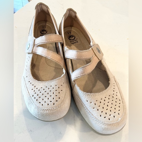 Earth Spirit | Shoes | Earth Spirit Leather Fair Nude Mary Janes Flat ...